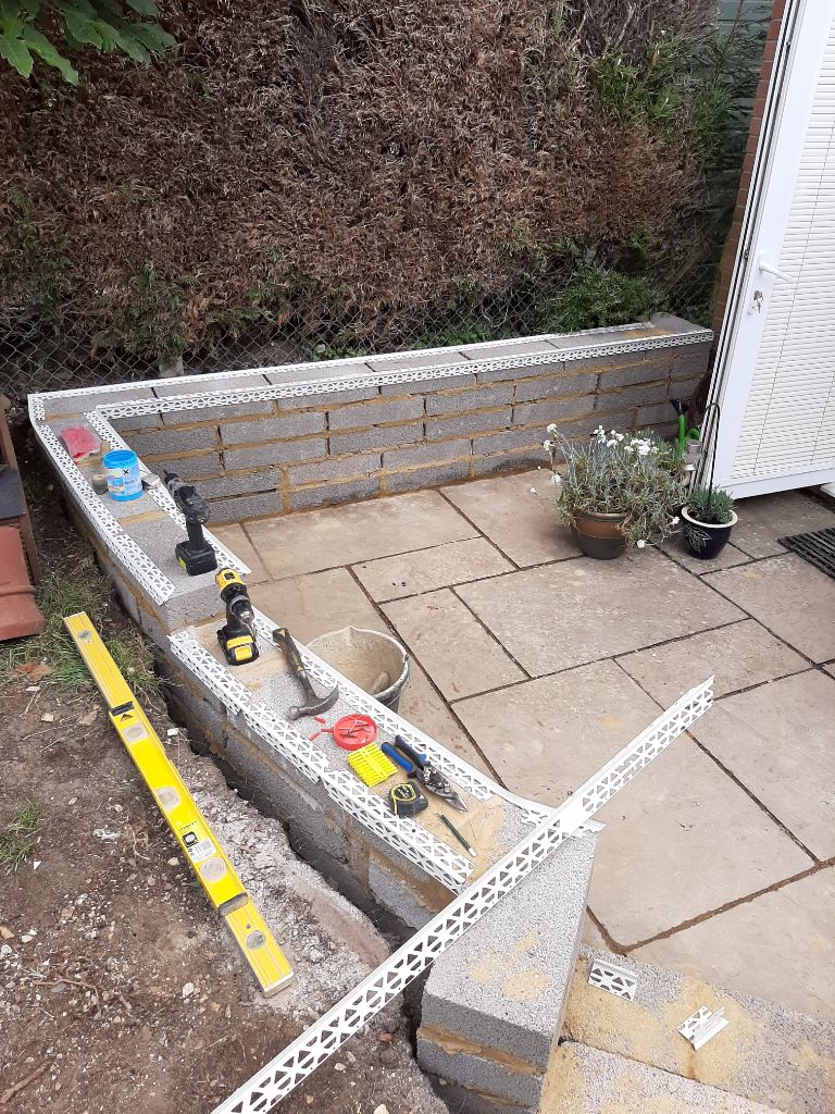 Block wall built in Corfe Mullen Dorset – MSC Landscapes