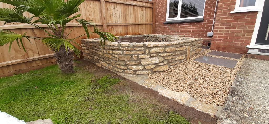 Purbeck stone raised planter in Child Okeford Dorset – MSC Landscapes