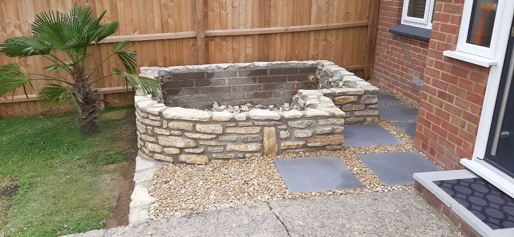 Purbeck stone raised planter in Child Okeford Dorset – MSC Landscapes