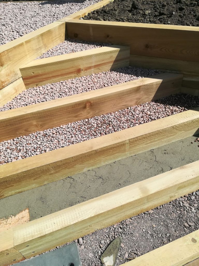 Sleeper retaining wall with garden steps – MSC Landscapes