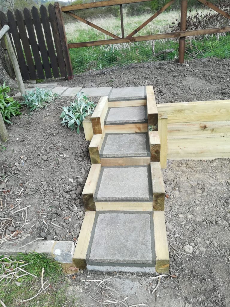 Sleeper retaining wall with garden steps – MSC Landscapes